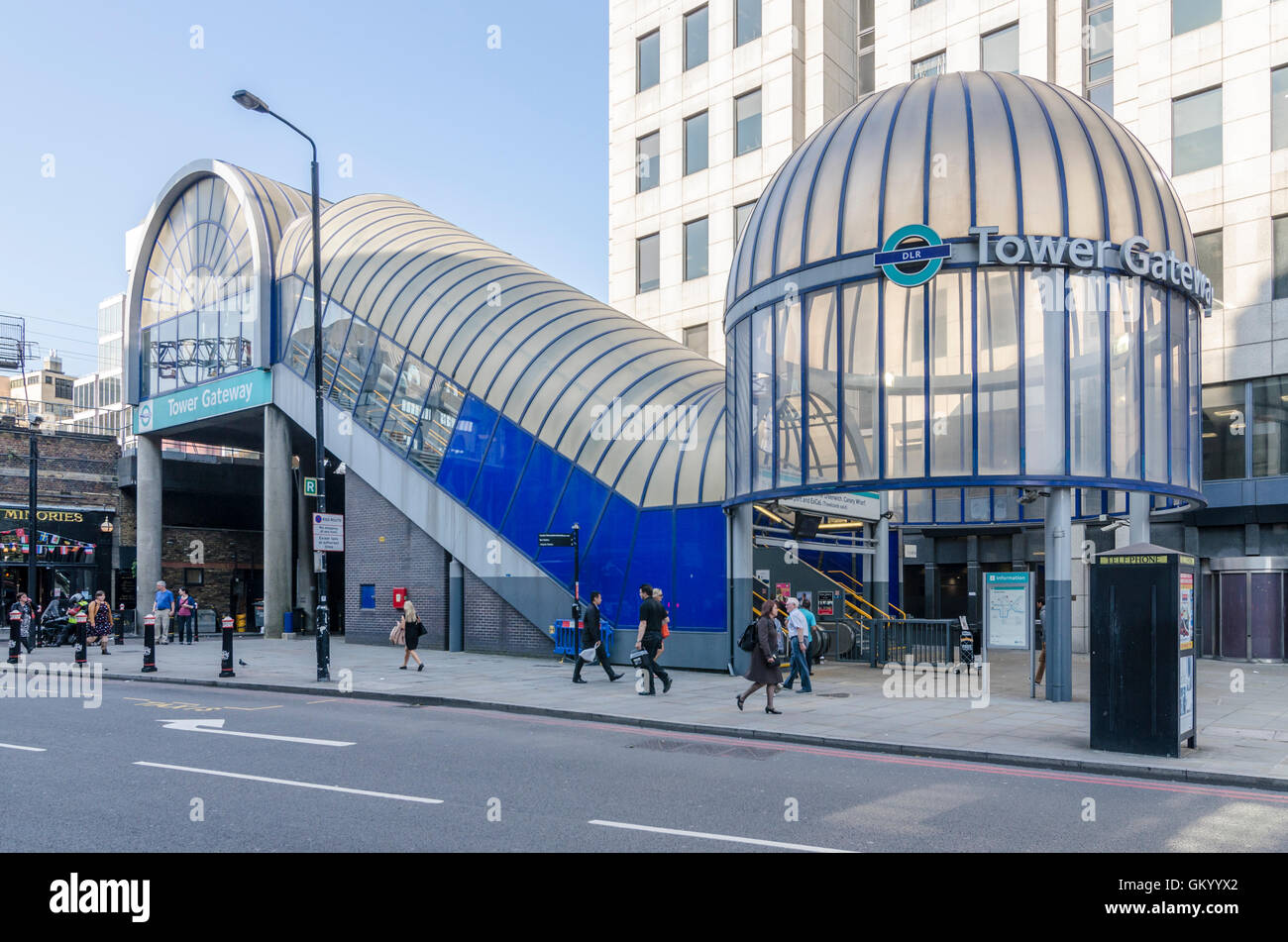 Tower gateway dlr station -Fotos und -Bildmaterial in hoher Auflösung ...