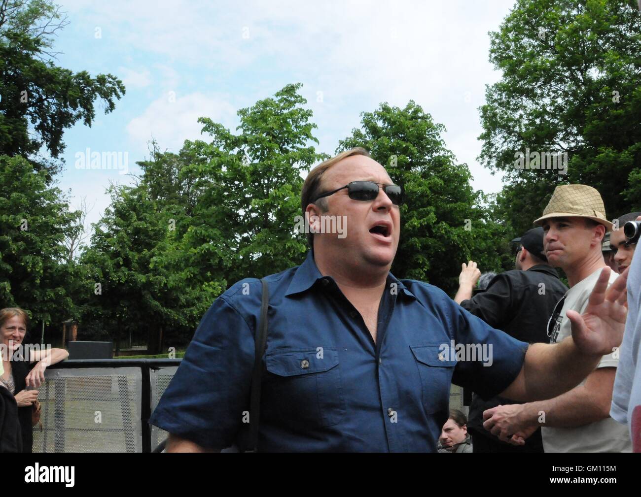 Alex jones und infowars -Fotos und -Bildmaterial in hoher Auflösung – Alamy
