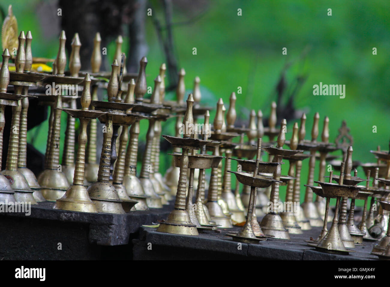 Traditionelle messing kerala lampe -Fotos und -Bildmaterial in hoher ...