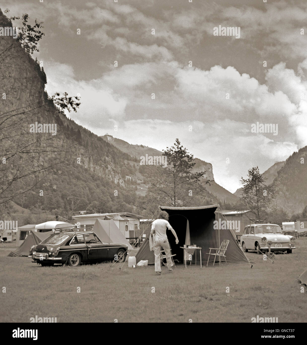 1970er jahre camping -Fotos und -Bildmaterial in hoher Auflösung – Alamy