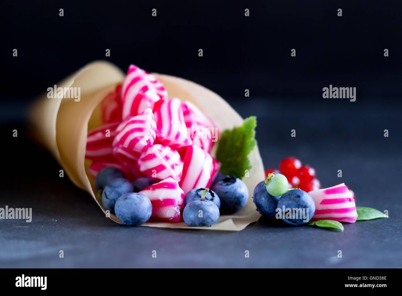 Fruit bonbons -Fotos und -Bildmaterial in hoher Auflösung – Alamy