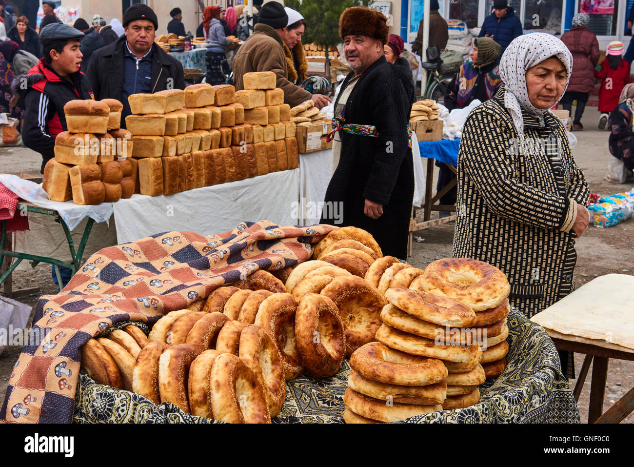 Usbekistan, Fergana Region, Marguilan, Basar, Lebensmittelmarkt, Brot ...