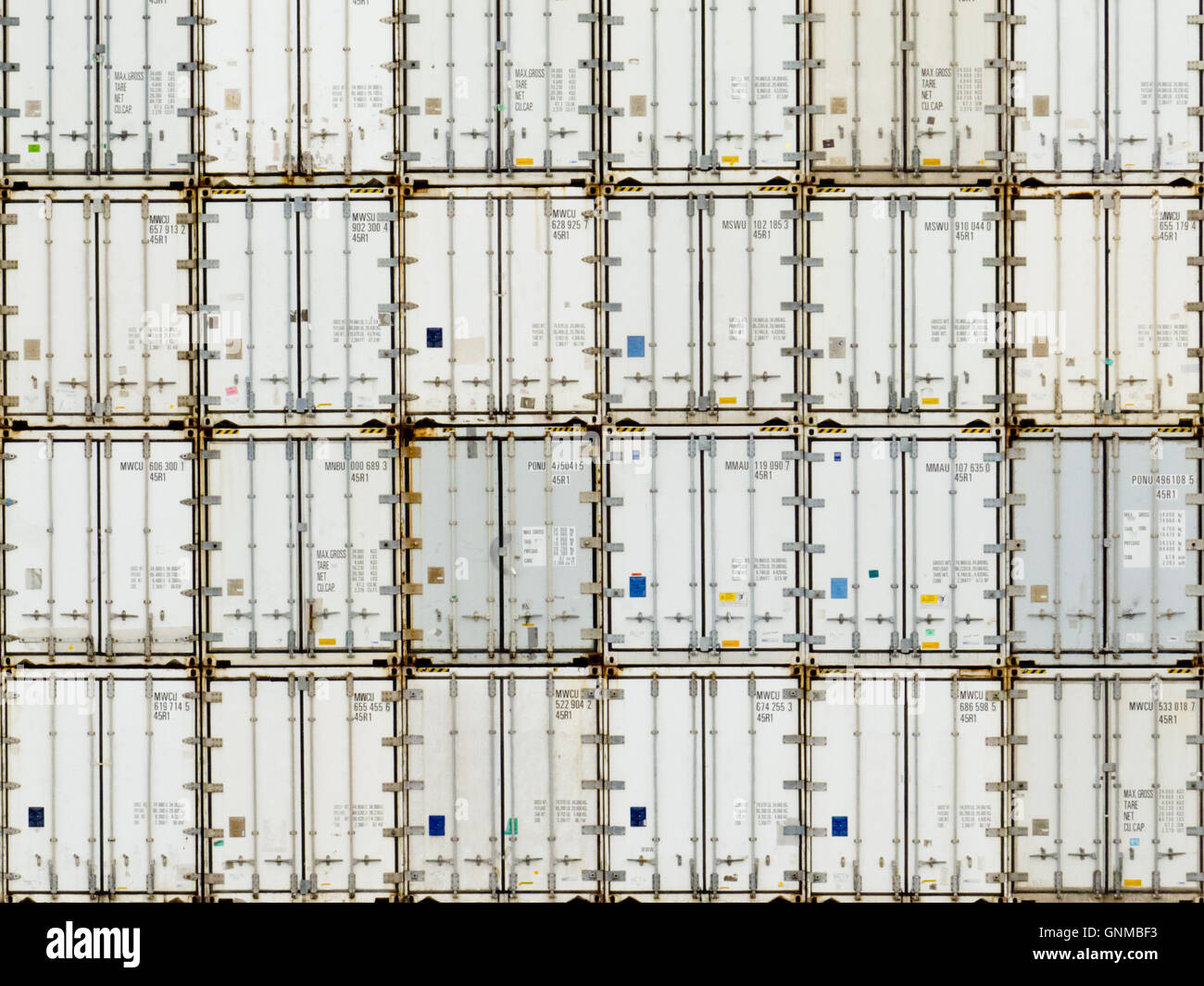 Shipping container stack -Fotos und -Bildmaterial in hoher Auflösung ...
