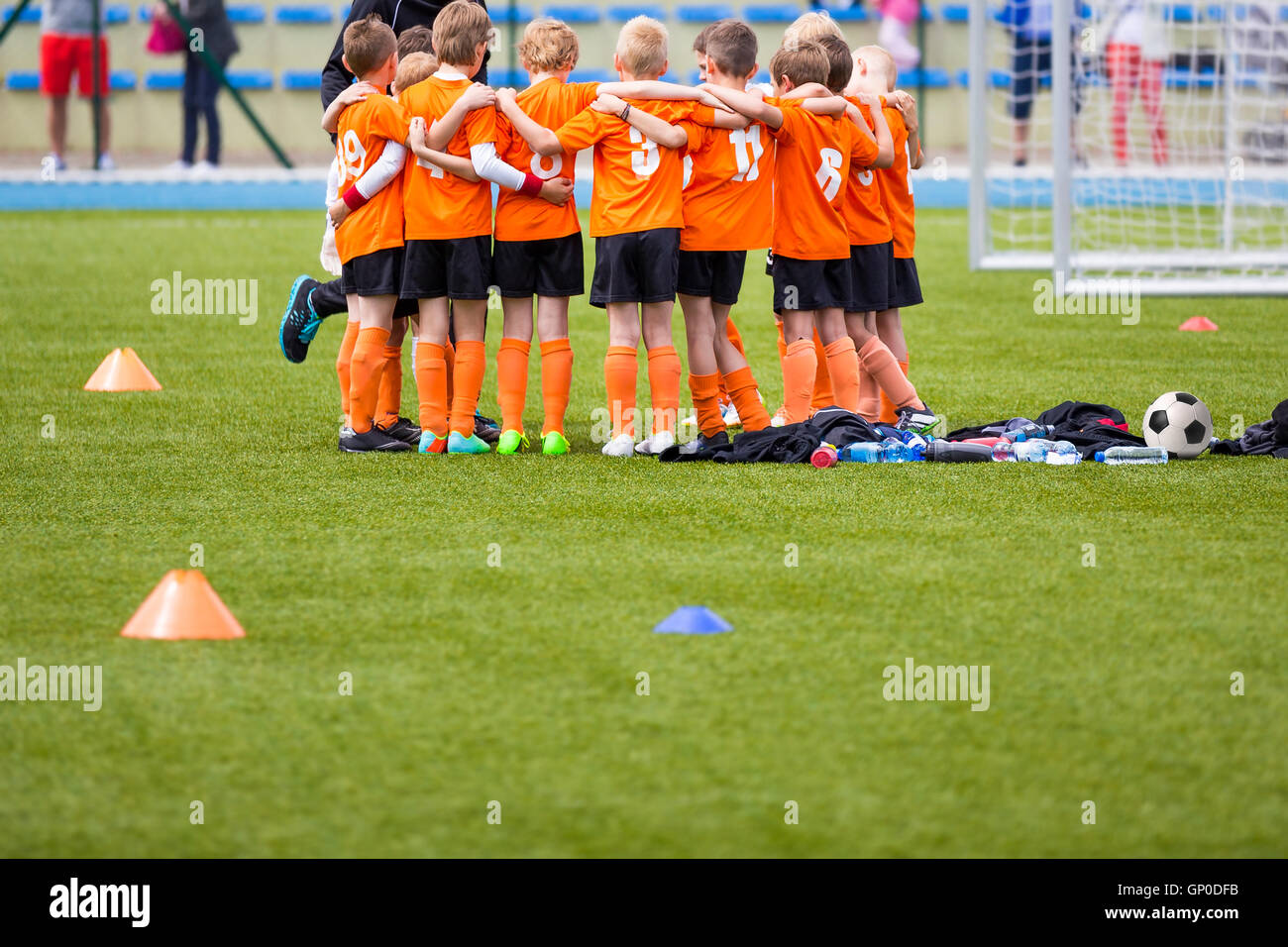 Jugend-Fußball-Fußball-Nationalmannschaft. Gruppenfoto. Fußball-Spieler ...