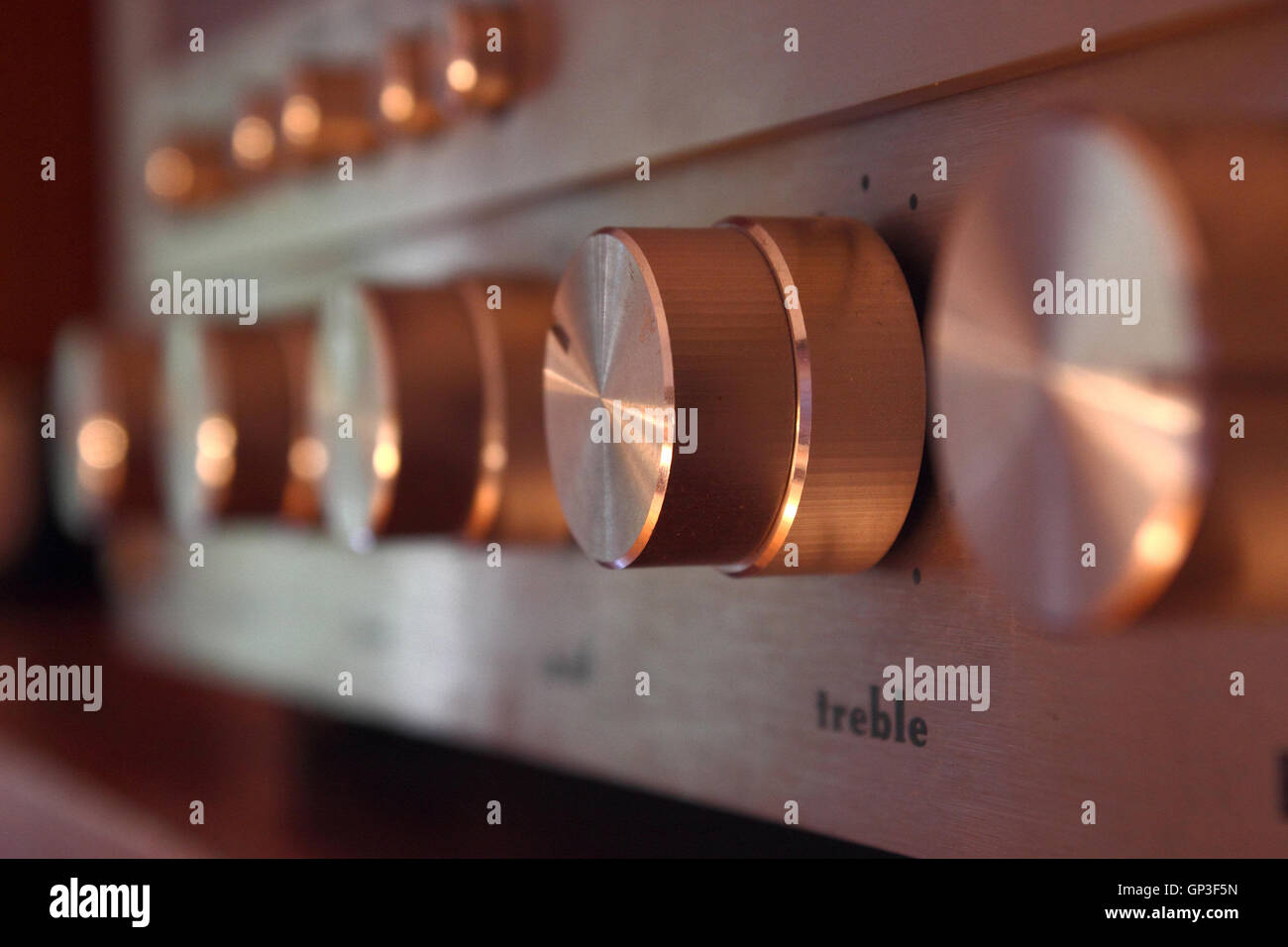 Old school radio -Fotos und -Bildmaterial in hoher Auflösung – Alamy