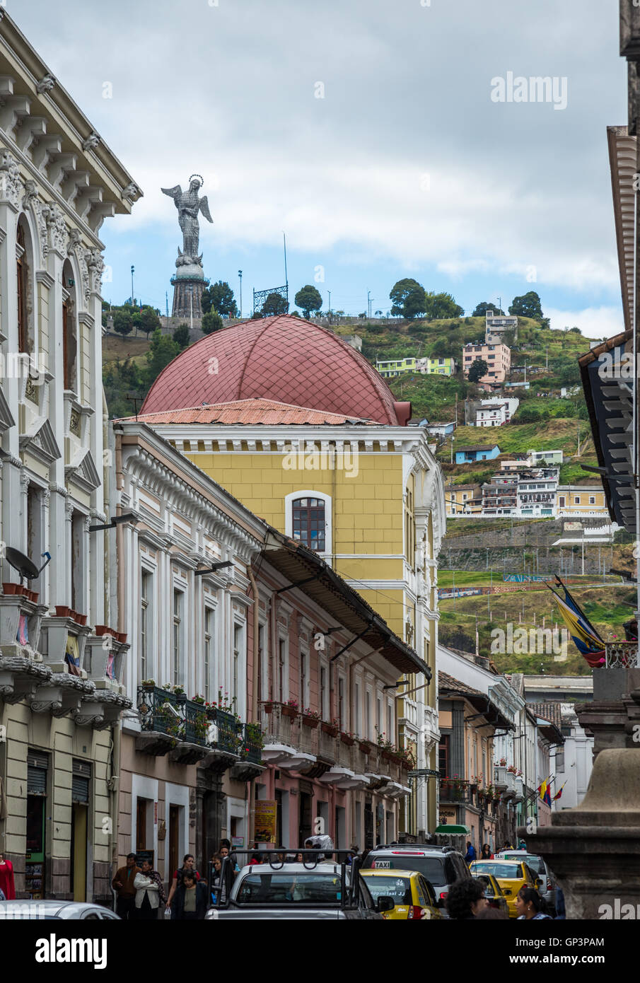 Statua di vergine maria di quito -Fotos und -Bildmaterial in hoher Auflösung – Alamy