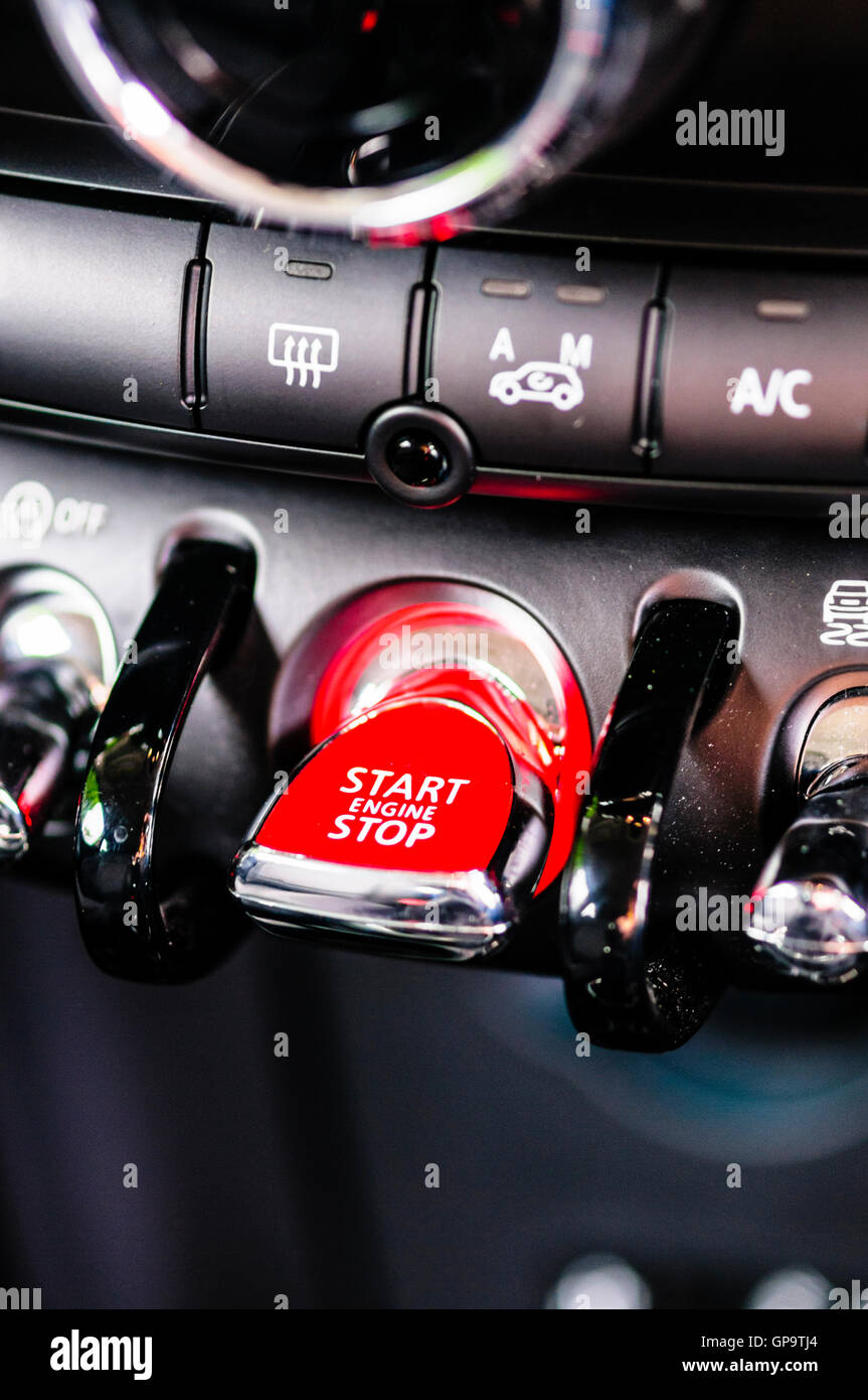 Stoppen und Starten Stockfotos und -bilder Kaufen - Alamy