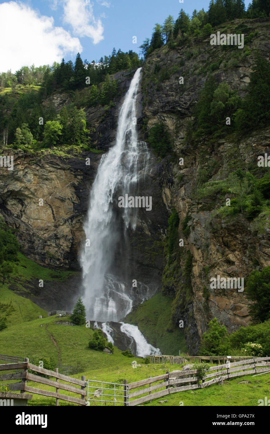 Der Fallbach-Wasserfall ist der höchste Wasserfall in Kärnten ...
