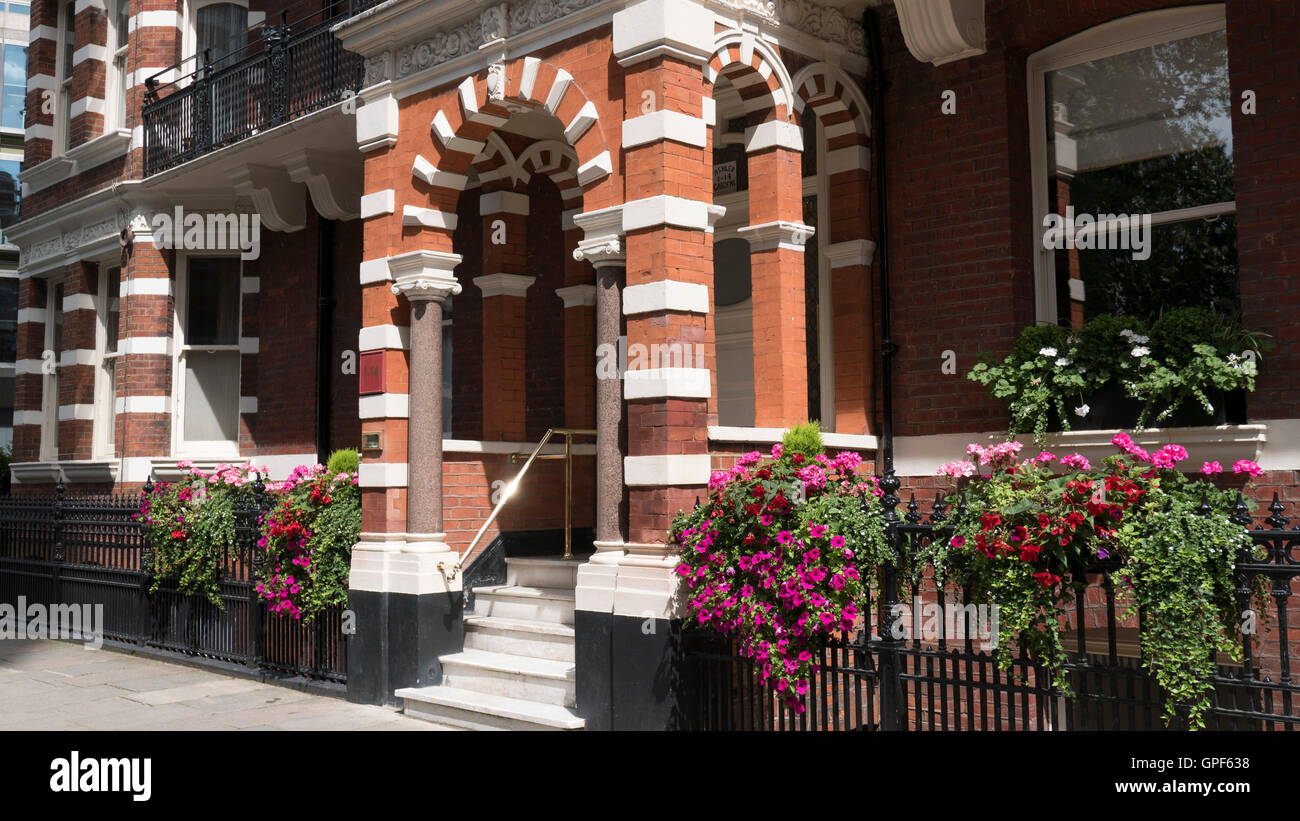 Victorian mansion entrance -Fotos und -Bildmaterial in hoher Auflösung ...