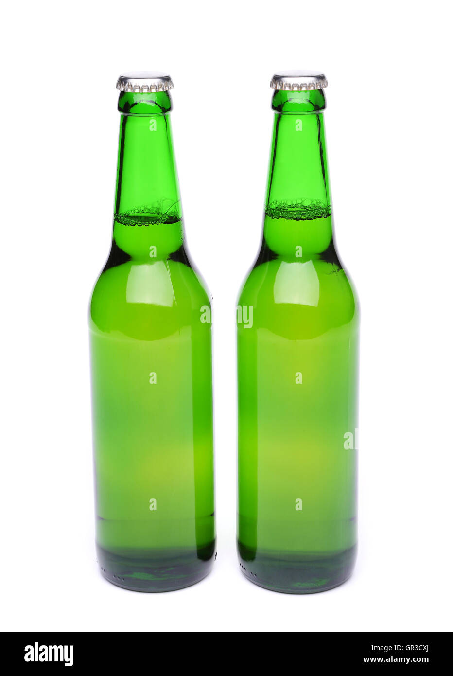 Zwei Flaschen helles Bier auf weißem Hintergrund Stockfotografie - Alamy