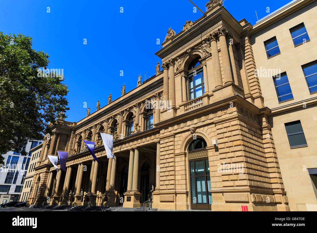 Deutsche borse außen -Fotos und -Bildmaterial in hoher Auflösung – Alamy