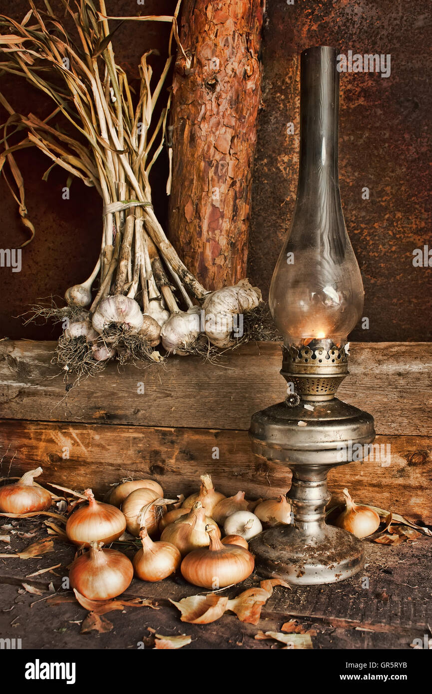 Schmutzige alte lampen -Fotos und -Bildmaterial in hoher Auflösung – Alamy