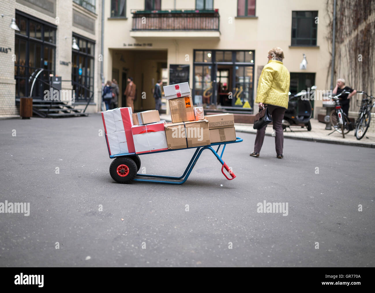 Deutsche paketdienste -Fotos und -Bildmaterial in hoher Auflösung – Alamy