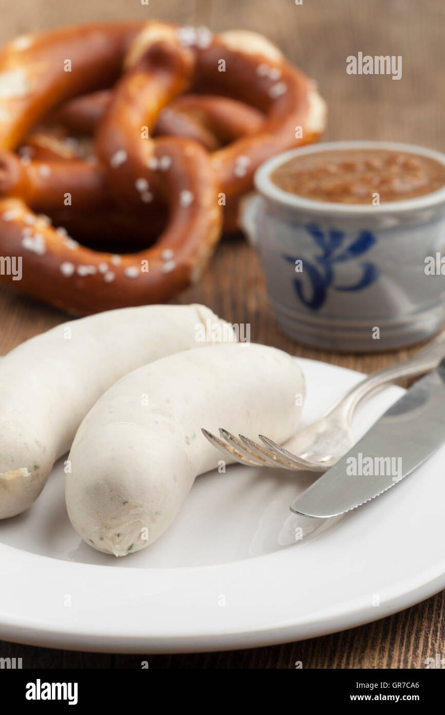 Bayerische wurst brezel deutsches essen -Fotos und -Bildmaterial in ...