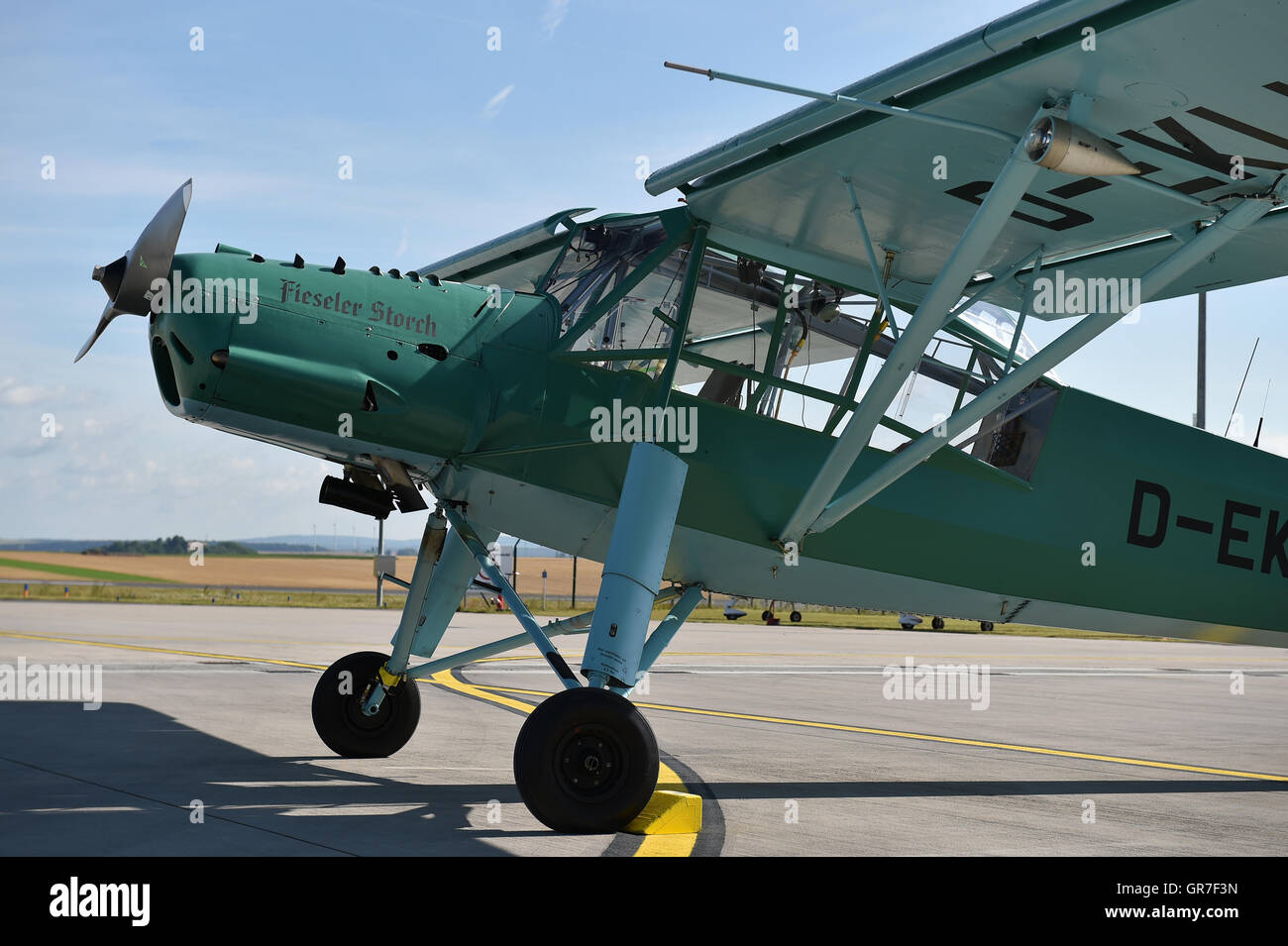 Fieseler fi 156 storch -Fotos und -Bildmaterial in hoher Auflösung – Alamy