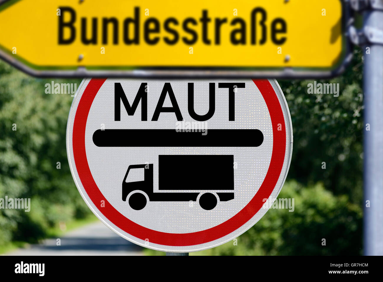 LKW-Maut-Verkehrszeichen Stockfotografie - Alamy