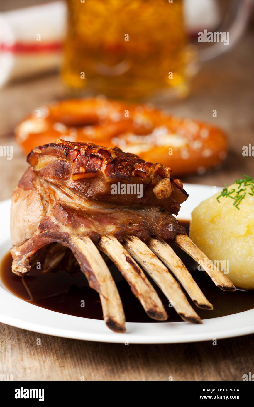 Bayerischer spanferkel -Fotos und -Bildmaterial in hoher Auflösung – Alamy