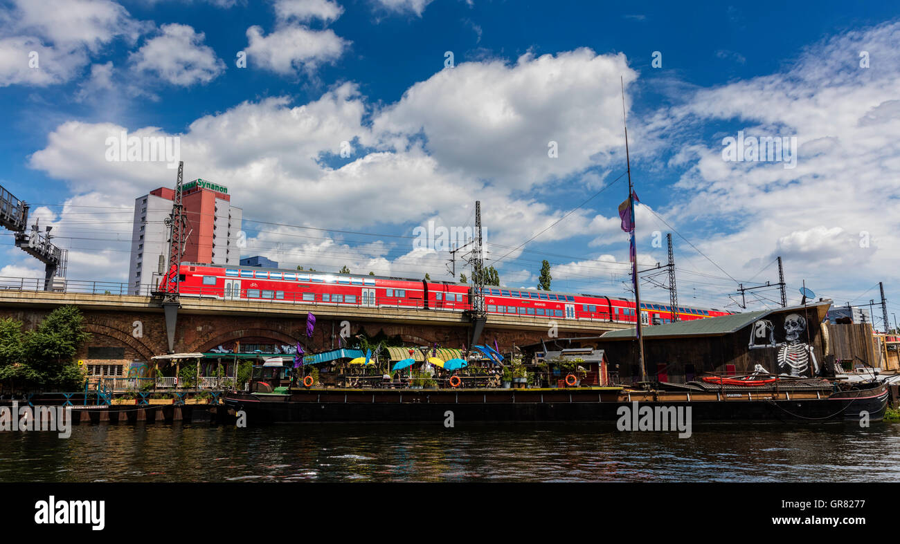 Bar River Spree Berlin Stockfotos & Bar River Spree Berlin Bilder ...