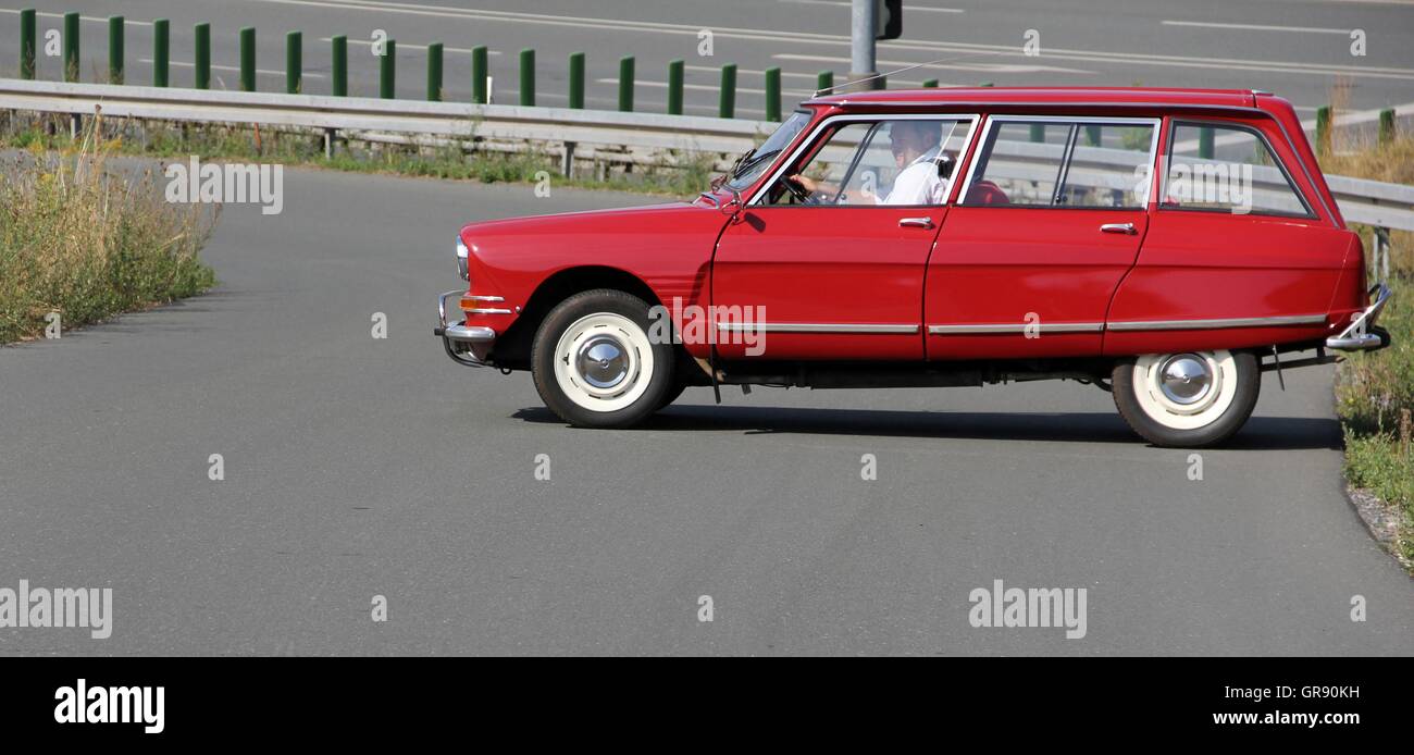 Oldtimer Citroen Ami 6 Break Club Baujahr 1968 Stockfotografie - Alamy