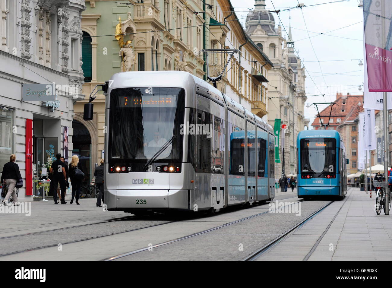 Tram in graz -Fotos und -Bildmaterial in hoher Auflösung – Alamy