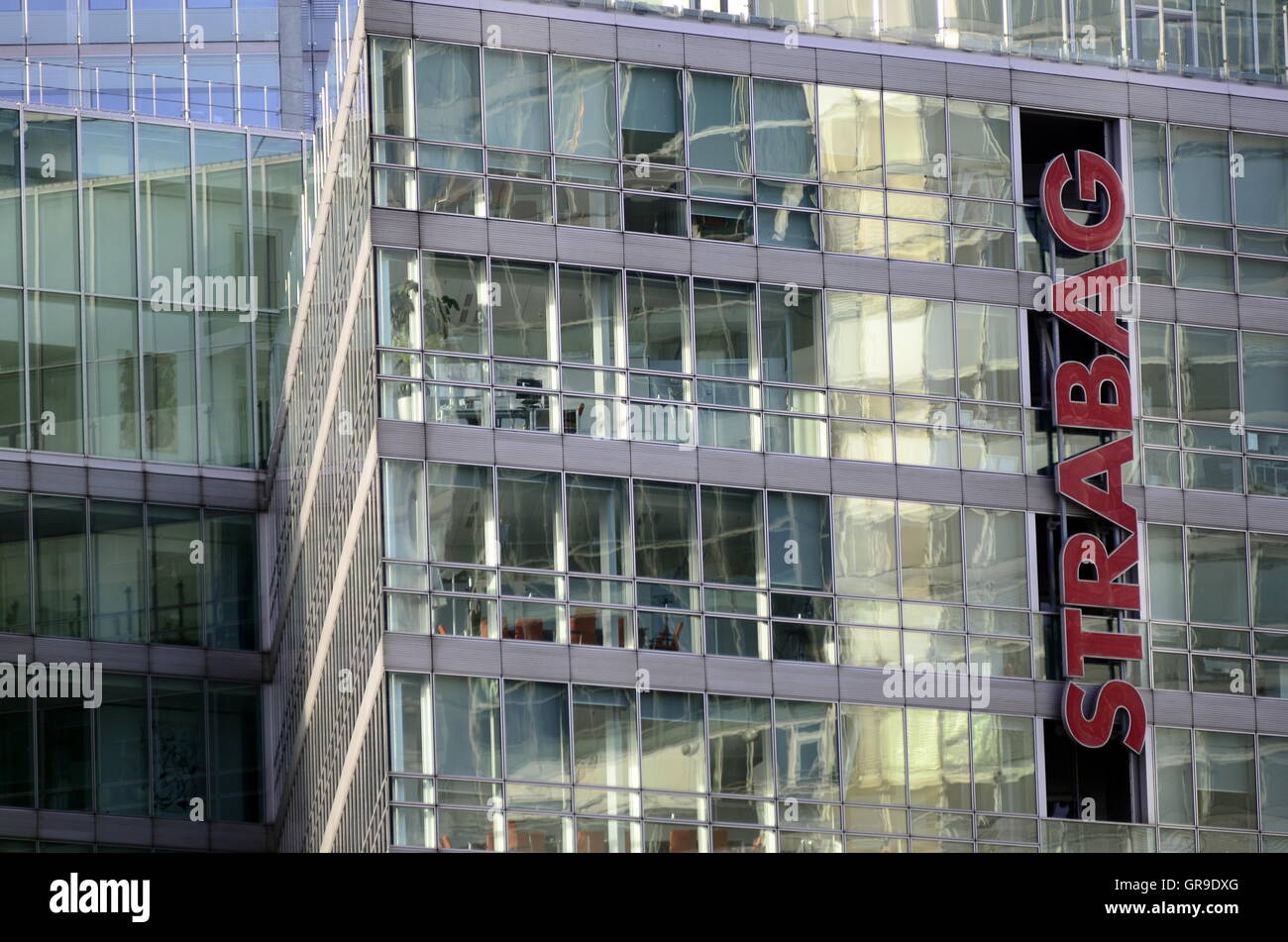 Strabag building -Fotos und -Bildmaterial in hoher Auflösung – Alamy