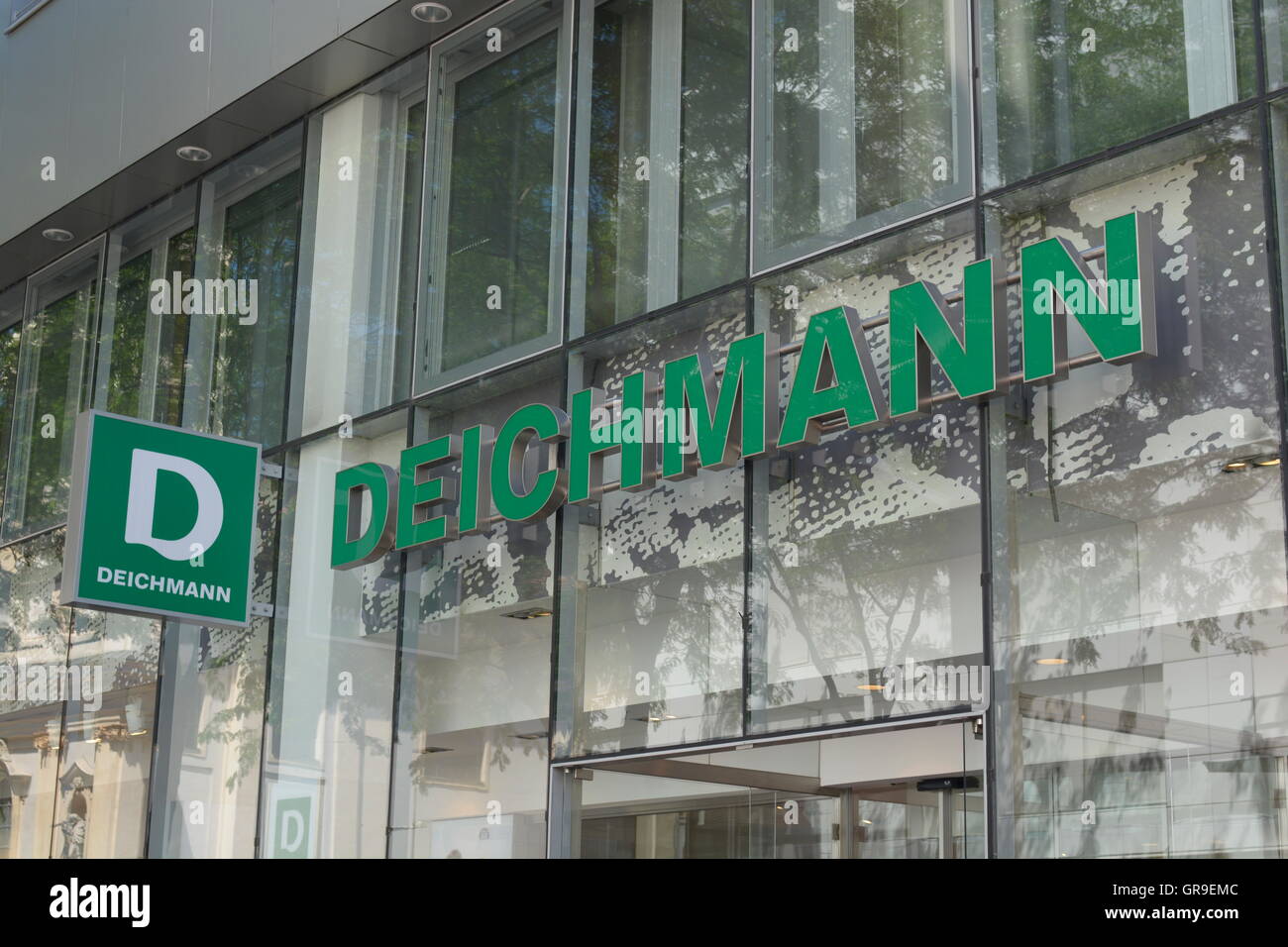 Deichmann Logo Stockfotos und -bilder Kaufen - Alamy
