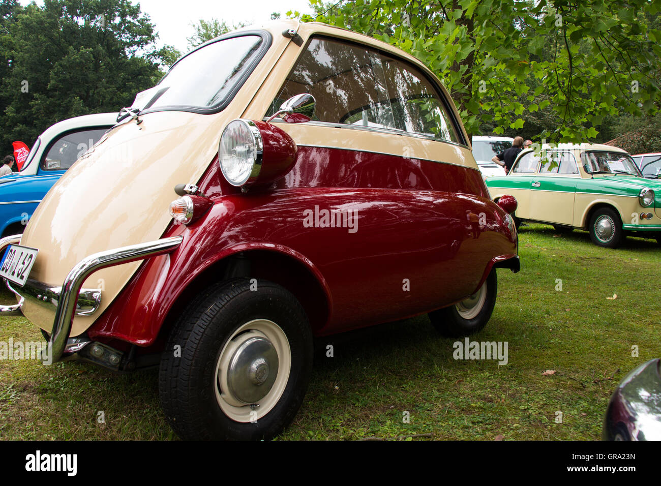 Bmw classic isetta 300 microcar -Fotos und -Bildmaterial in hoher ...