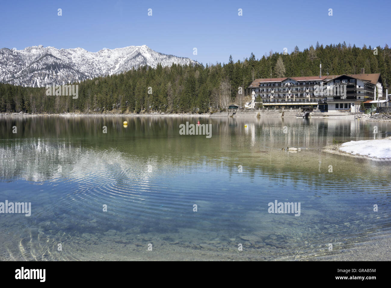 Eibsee-See mit Eibsee Hotel, Grainau, Upper Bavaria, Bayern ...