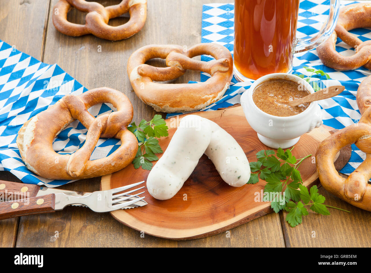 Rustikale brezel -Fotos und -Bildmaterial in hoher Auflösung – Alamy