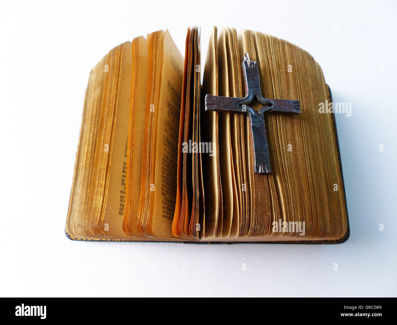 Kreuzsymbol des glaubens -Fotos und -Bildmaterial in hoher Auflösung – Alamy