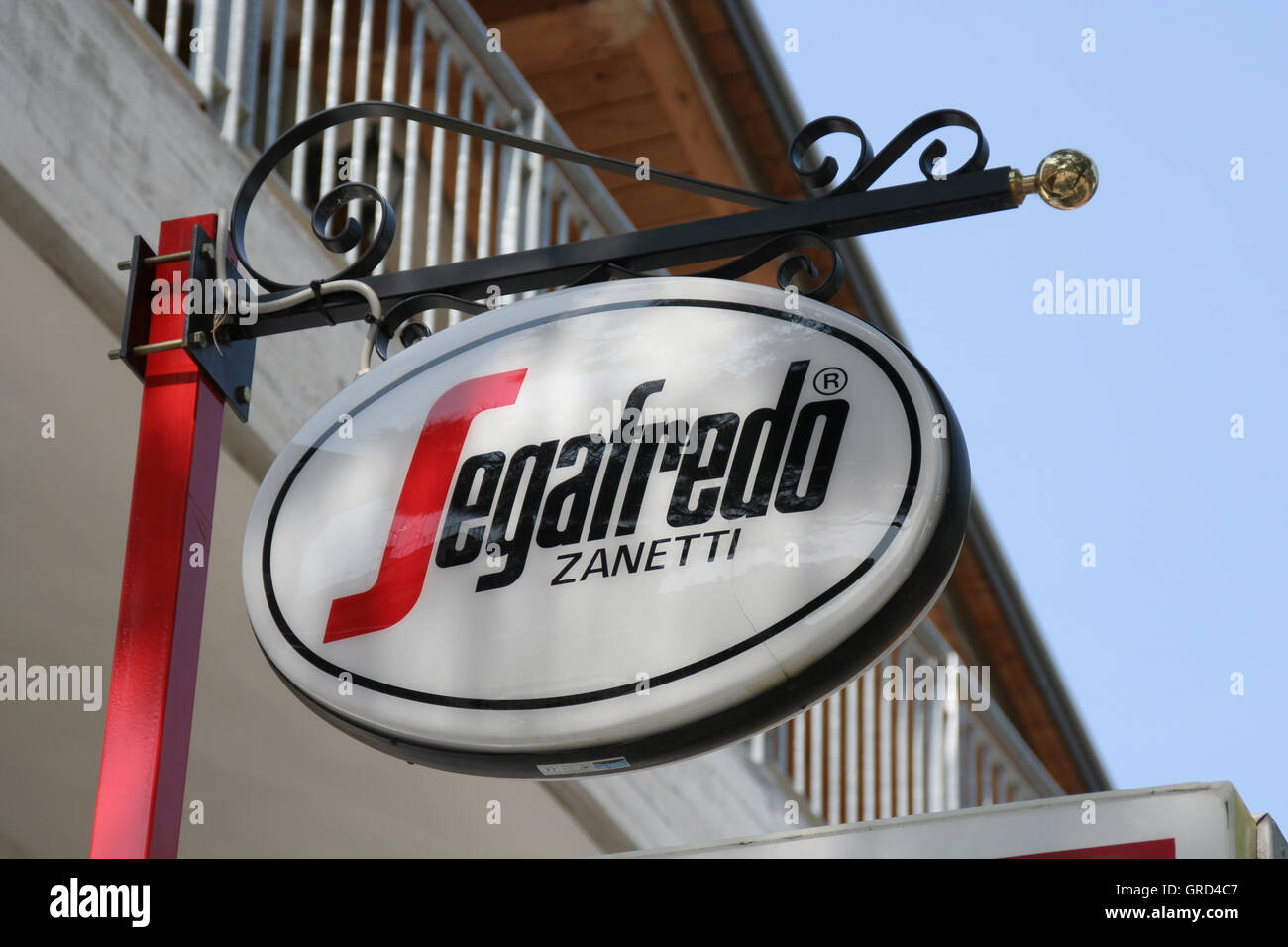 Segafredo logo -Fotos und -Bildmaterial in hoher Auflösung – Alamy
