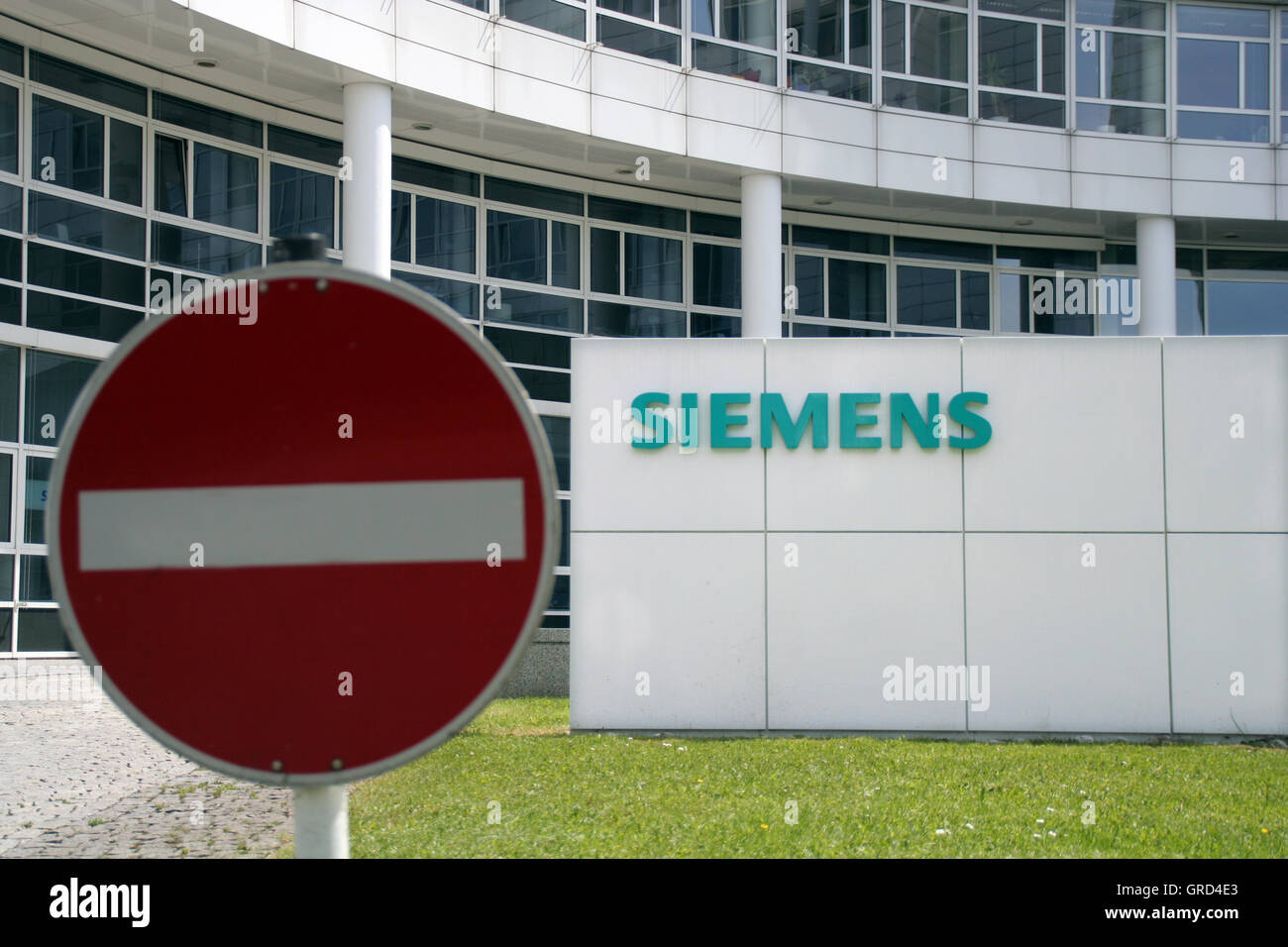 Zu technologie logo -Fotos und -Bildmaterial in hoher Auflösung – Alamy