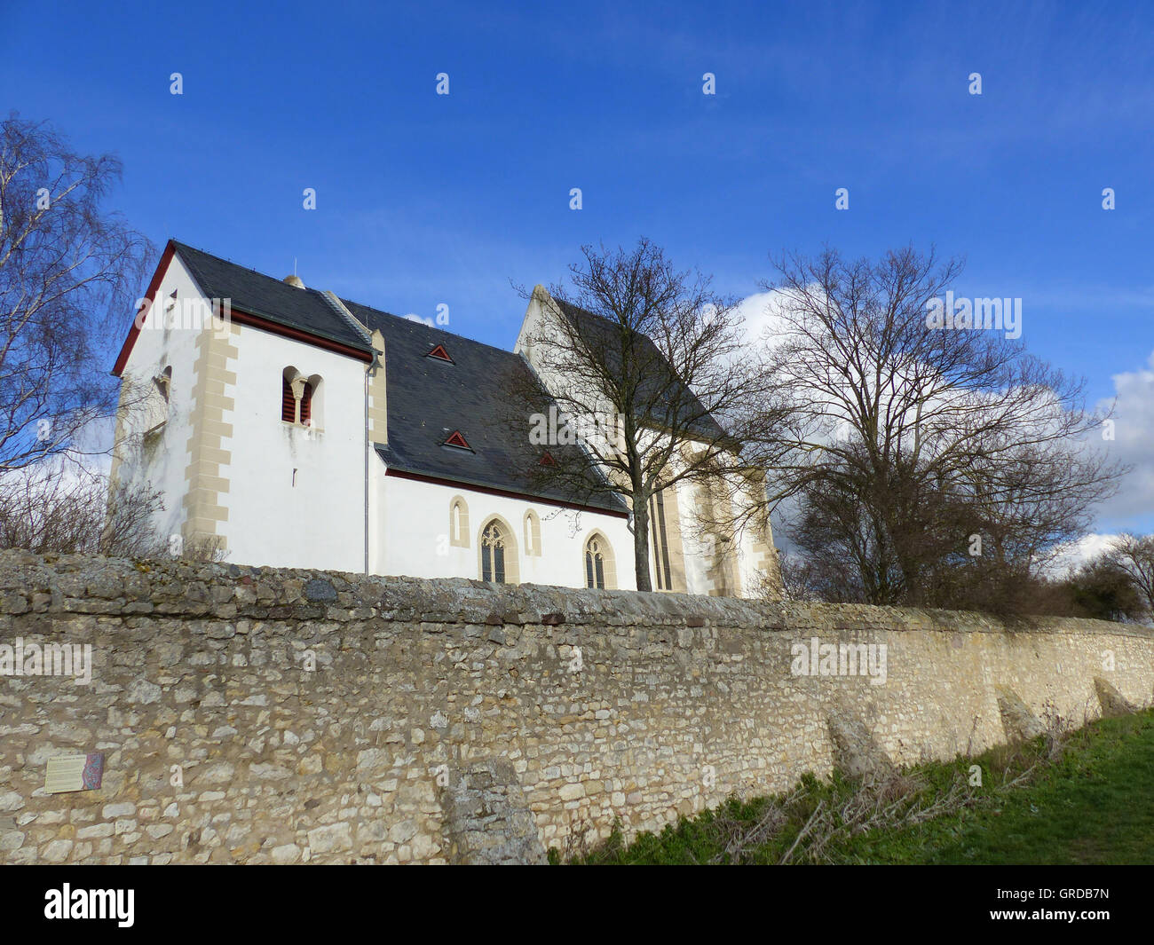 Kirchen aus dem 12 jahrhundert -Fotos und -Bildmaterial in hoher Auflösung – Alamy