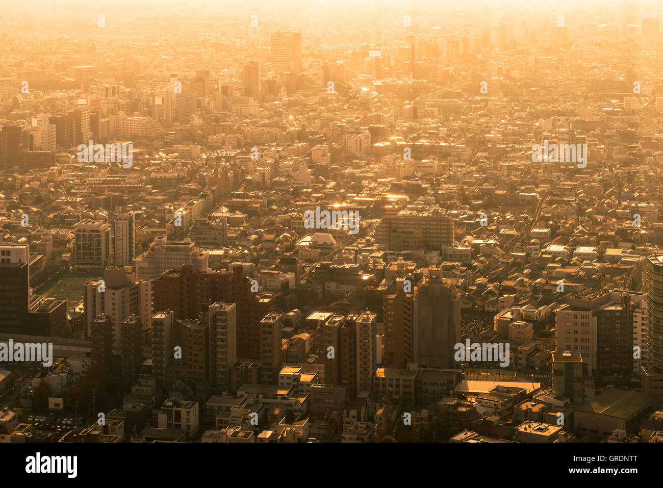 Japan Autobahn Gebäude Stockfotos und -bilder Kaufen - Alamy