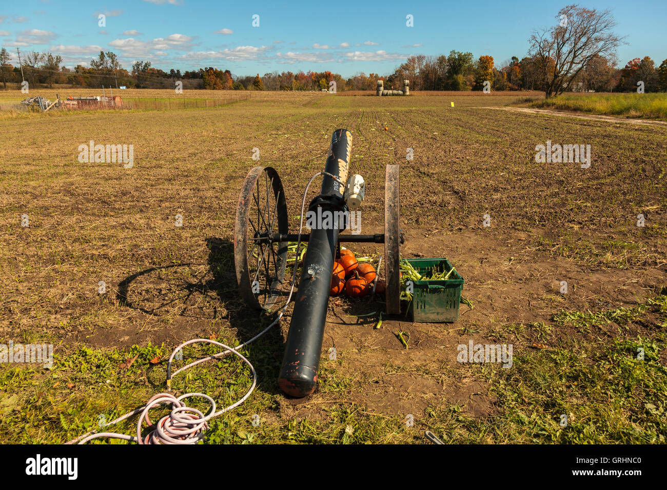 Kanon explosion -Fotos und -Bildmaterial in hoher Auflösung – Alamy