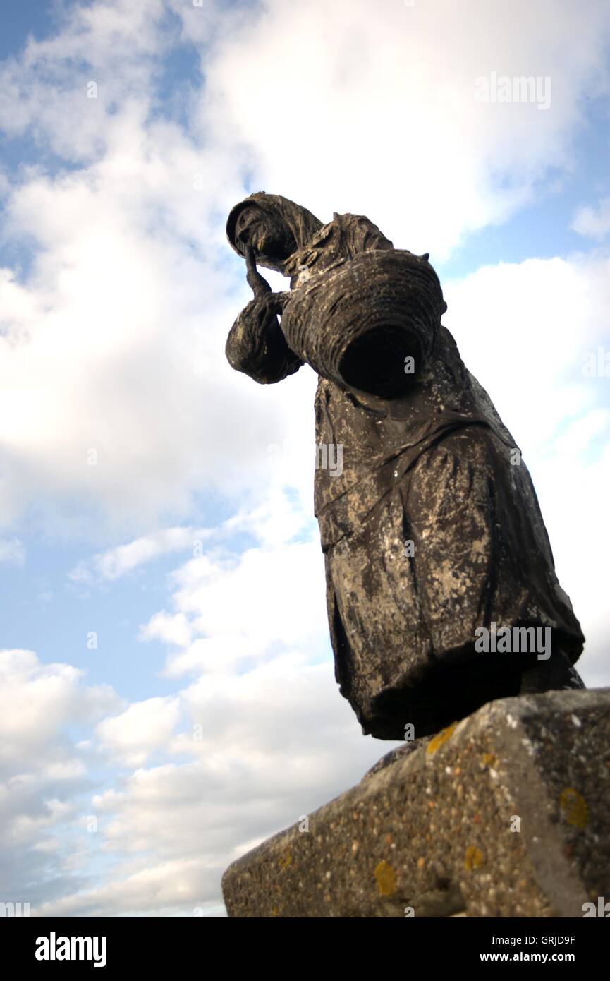 Fishwife statue -Fotos und -Bildmaterial in hoher Auflösung – Alamy