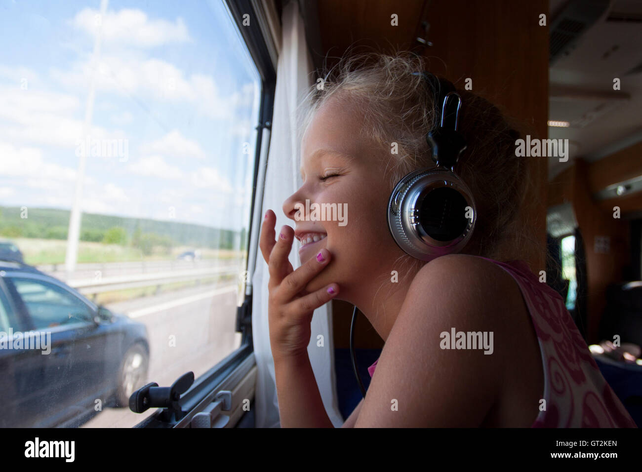 Familie lebt in einem bus -Fotos und -Bildmaterial in hoher Auflösung ...