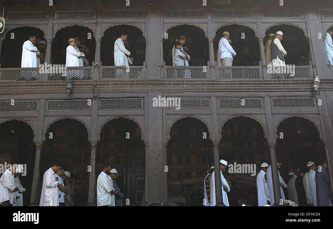 Shah hamdan shrine -Fotos und -Bildmaterial in hoher Auflösung – Alamy