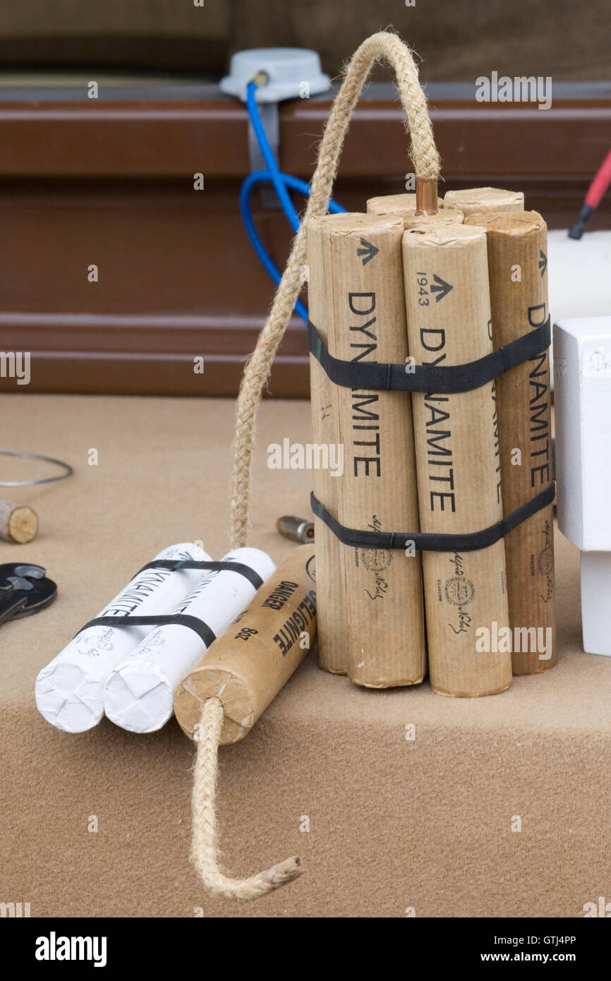 Stangen Dynamit mit Sicherung Stockfotografie - Alamy