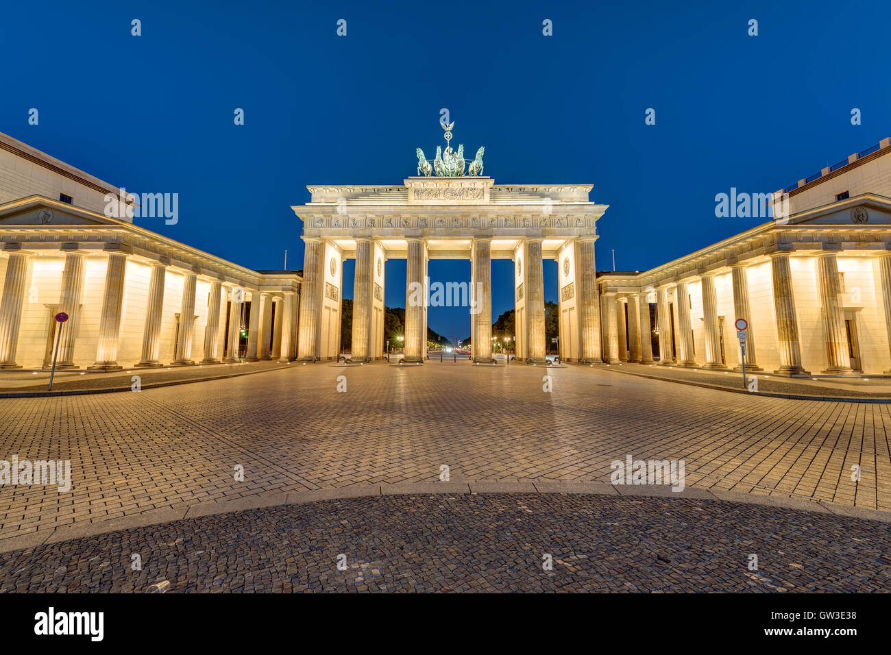 Brandenburger Tor Brandenburger Tor Symbol Berlin Deutschland Menschen ...