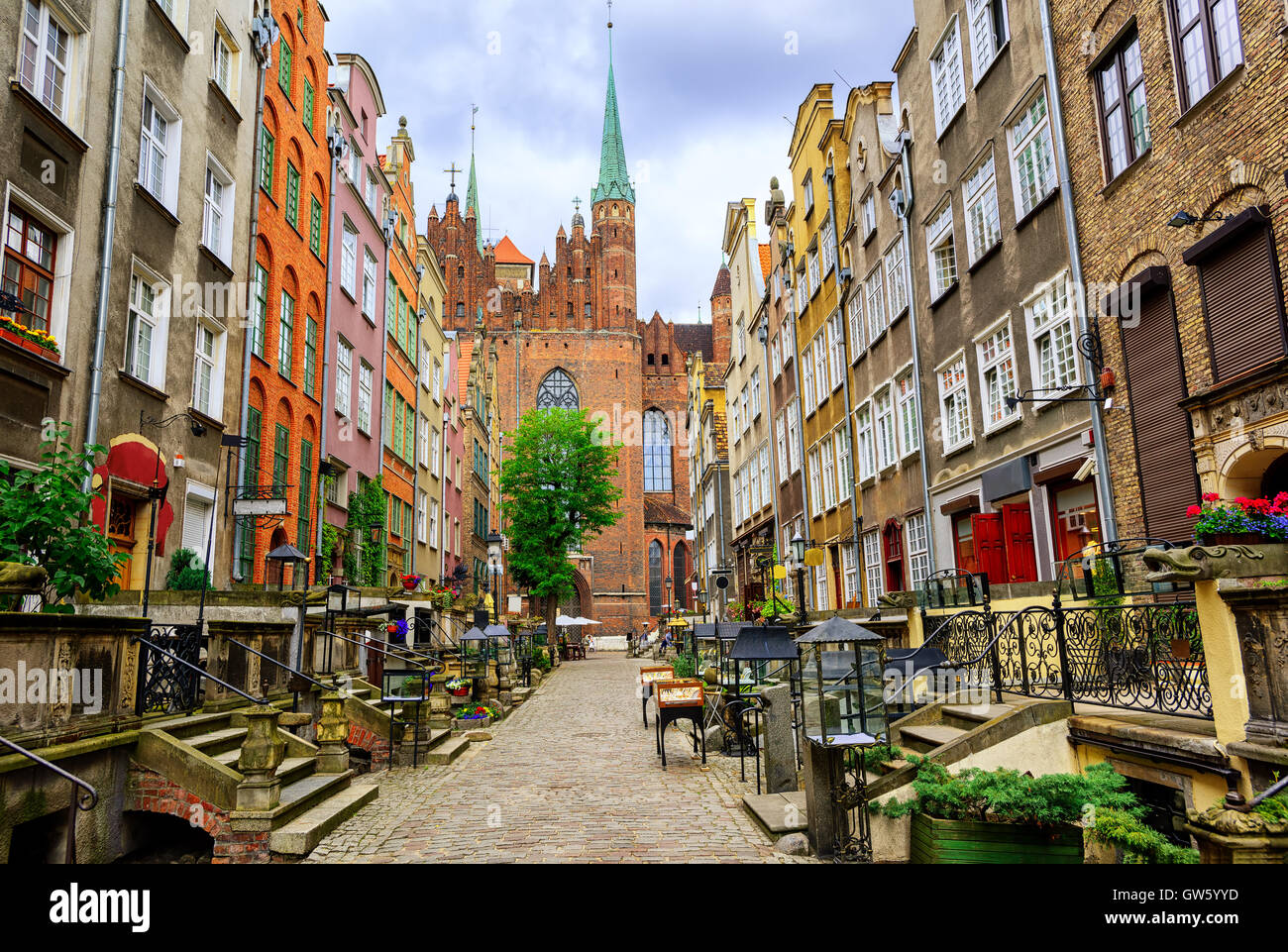 St. Marien Kirche und Mariacka Street in der Altstadt von Danzig, Polen ...