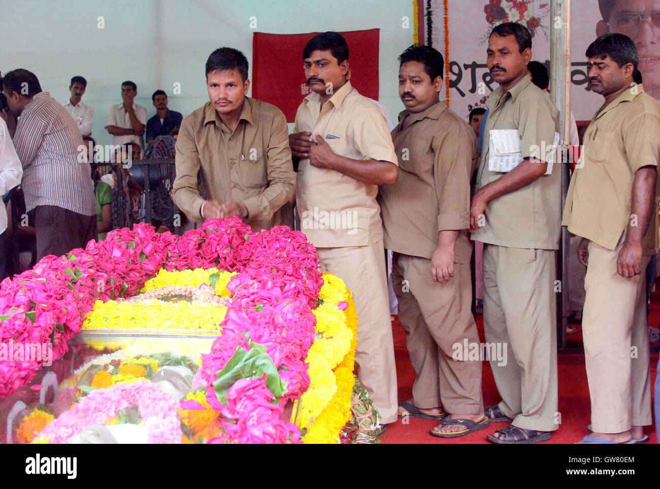 Zahle den letzten respekt -Fotos und -Bildmaterial in hoher Auflösung ...
