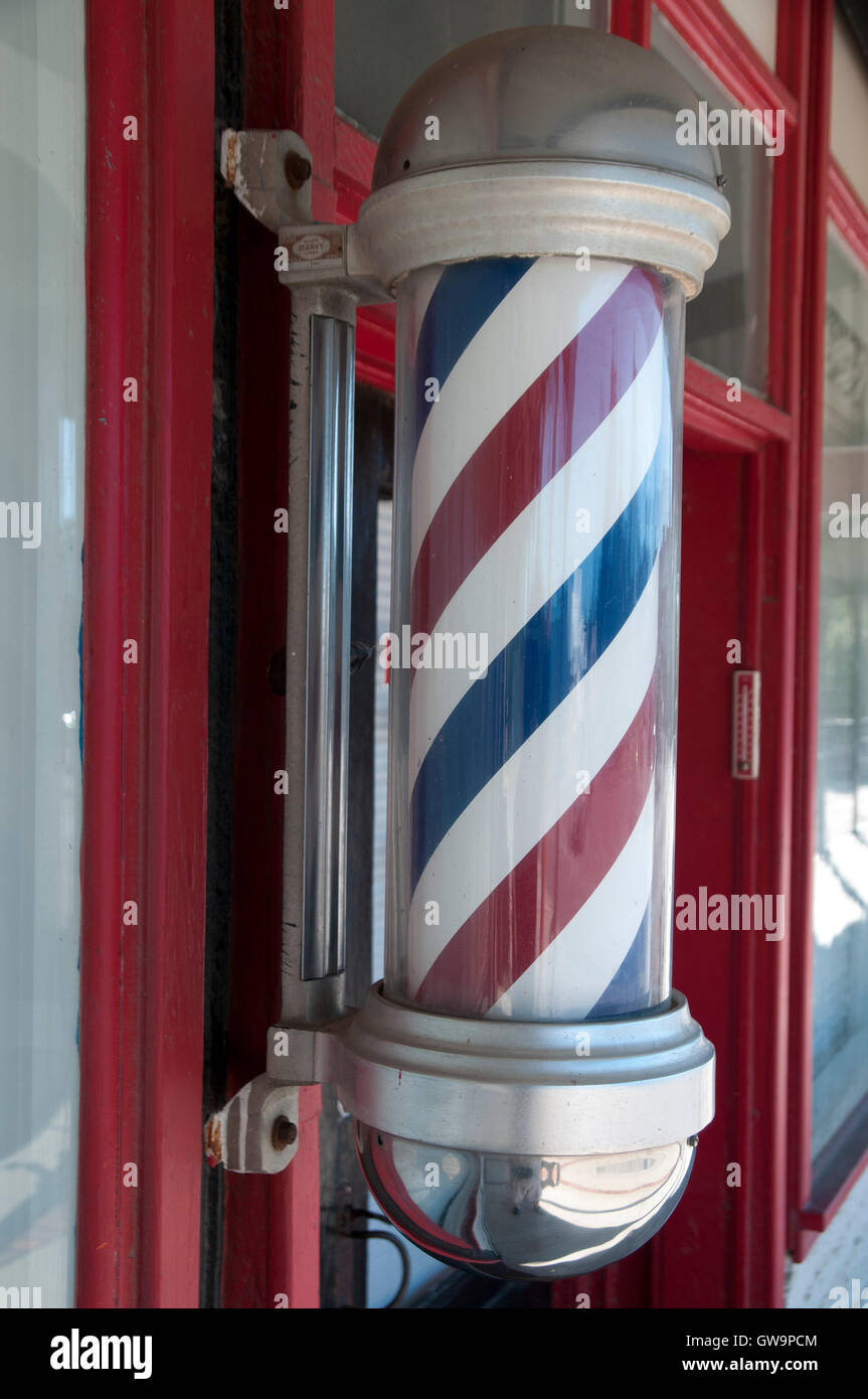 Barbers and barbering -Fotos und -Bildmaterial in hoher Auflösung – Alamy