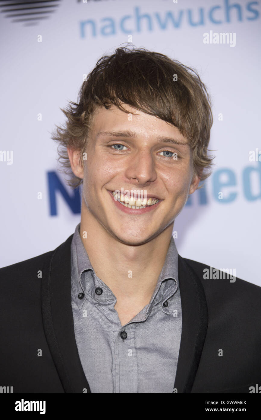 Merlin rose -Fotos und -Bildmaterial in hoher Auflösung – Alamy