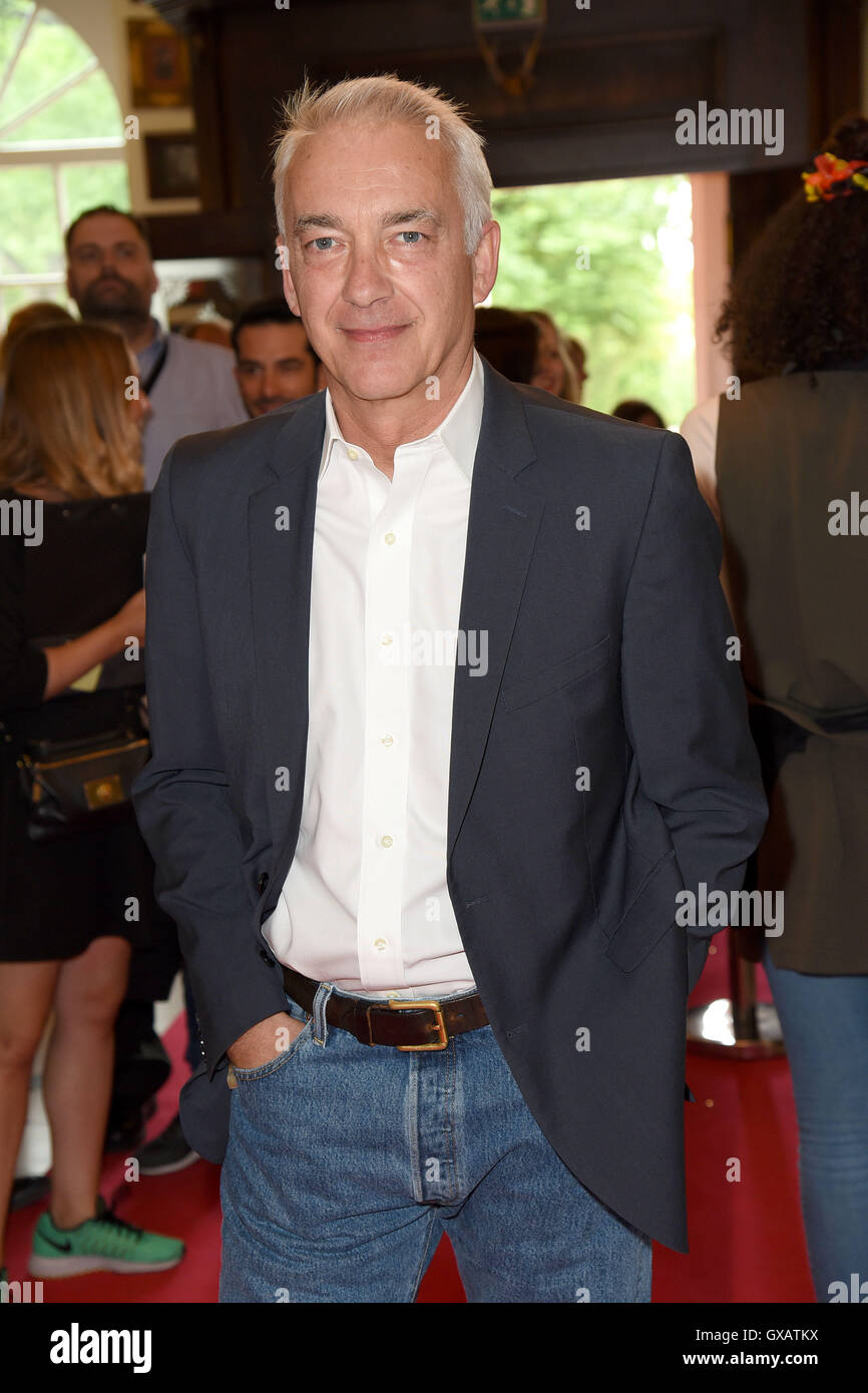 Kinderschutzengel-Sommernachtstraum-Gala im Queens 45bc. Mitwirkende ...