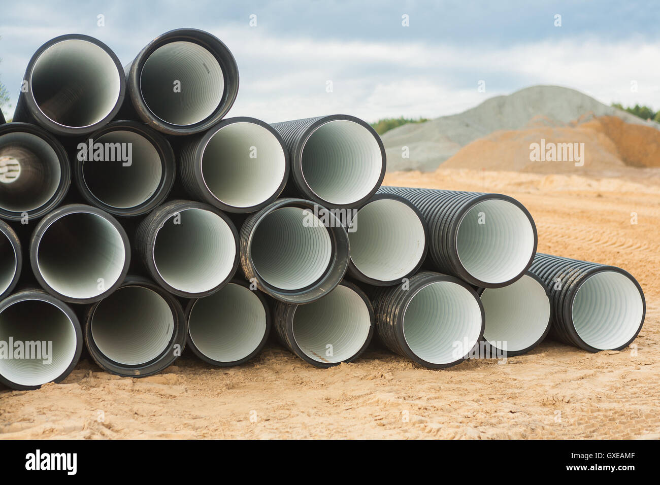 Gerippte rohrleitung -Fotos und -Bildmaterial in hoher Auflösung – Alamy