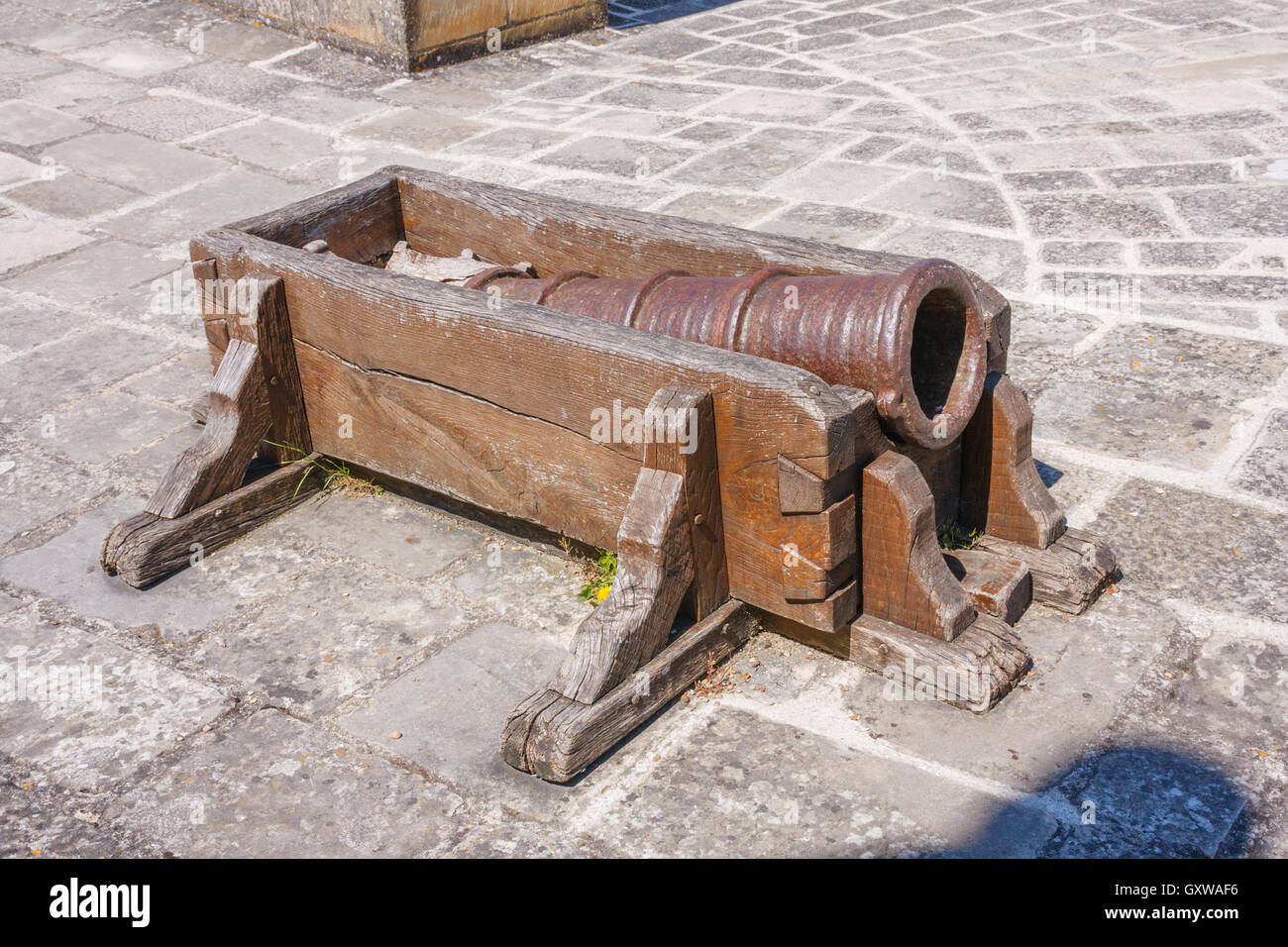 Waffenmodell aus holz -Fotos und -Bildmaterial in hoher Auflösung – Alamy