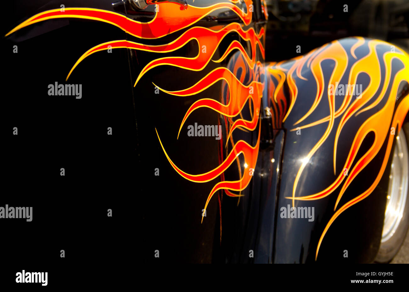 Hot rod mit flammen -Fotos und -Bildmaterial in hoher Auflösung – Alamy