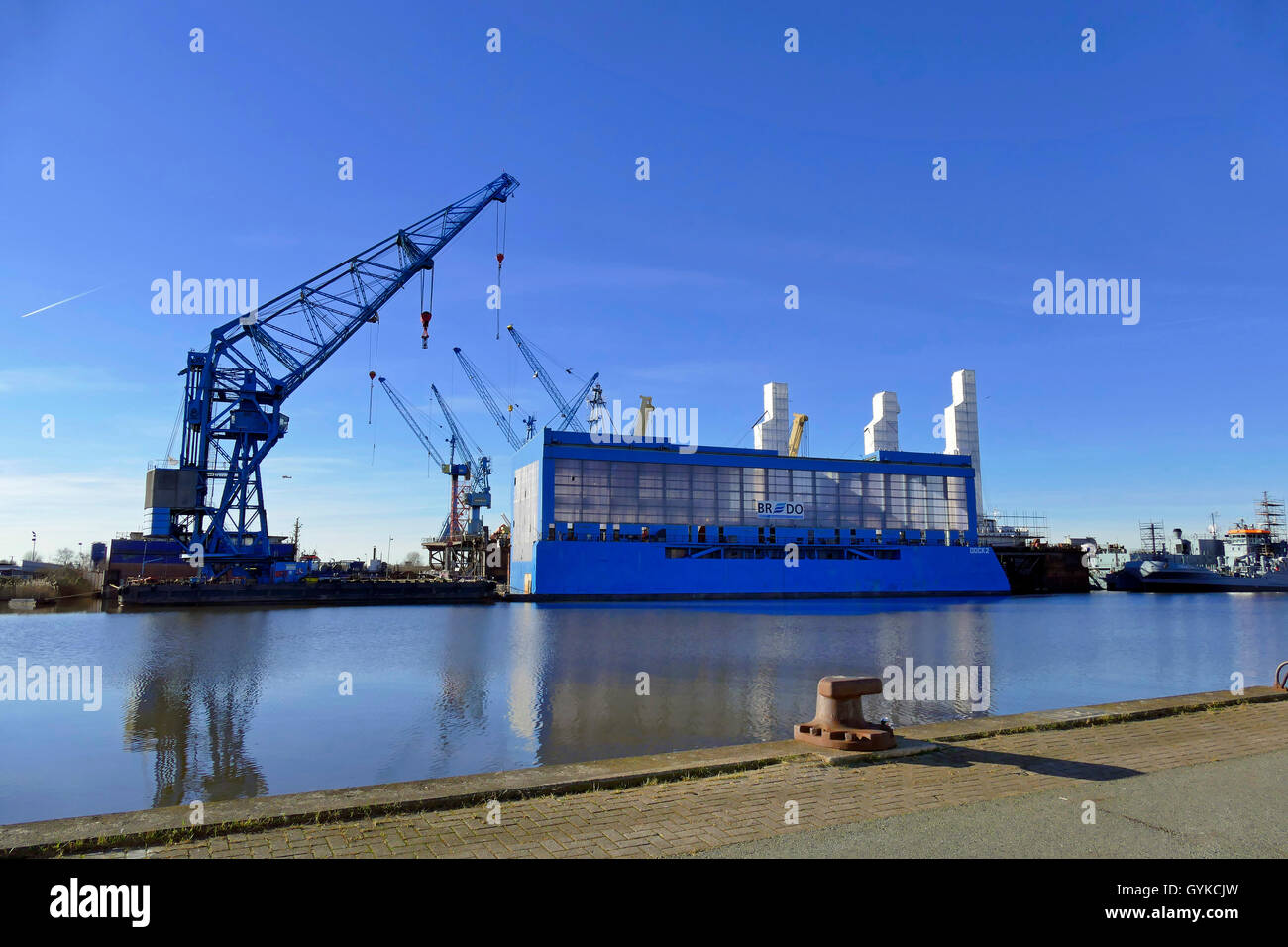 Schwimmen Dock von Labradorhafen Bredo Werft im Hafen von Bremerhaven ...