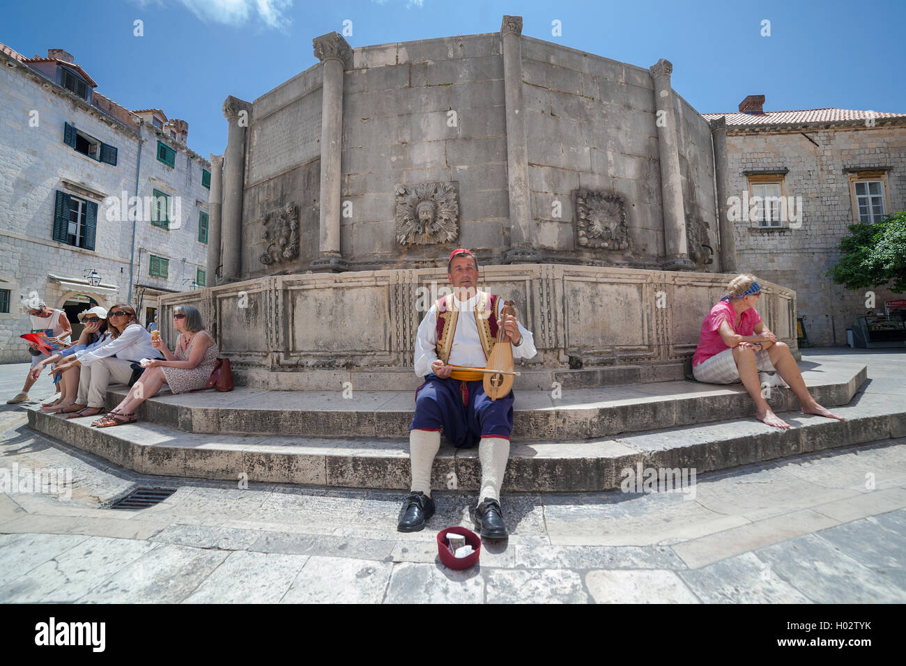 Kroatische traditionelle kleidung -Fotos und -Bildmaterial in hoher ...